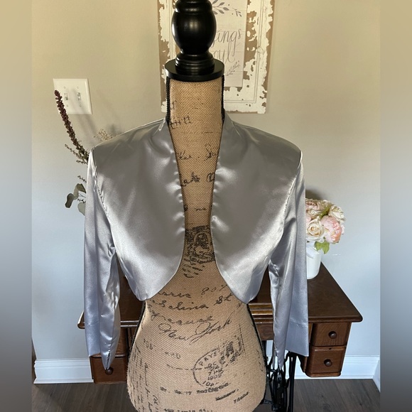 Jackie Won | Jackets & Coats | Jackie Won Beautiful Silver Gray Bolero ...